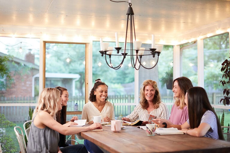 A Christian Woman's Guide to Leading a Community Bible Study