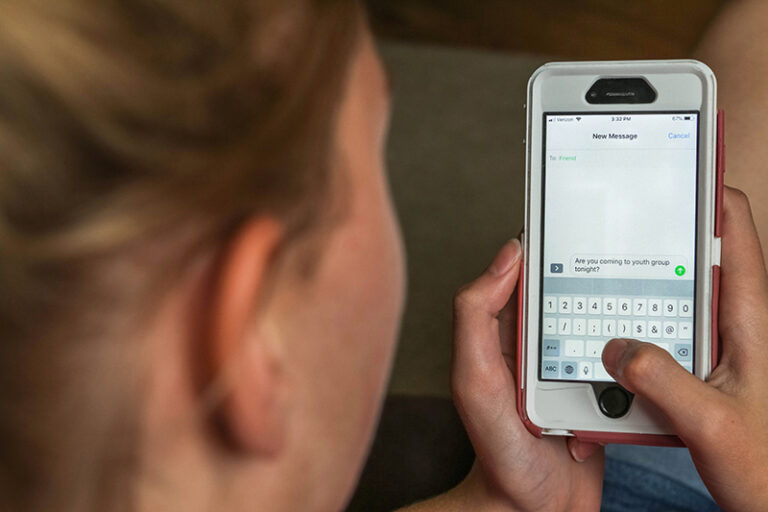 How to Use Our Smartphones for Spiritual Growth | 4 Easy Ways